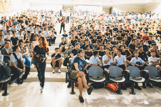 How To Maintain Social Distancing in the Workplace During Covid19